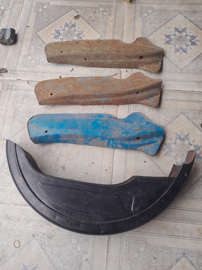 Vè sau và 3 cacte xe mobilet lượn